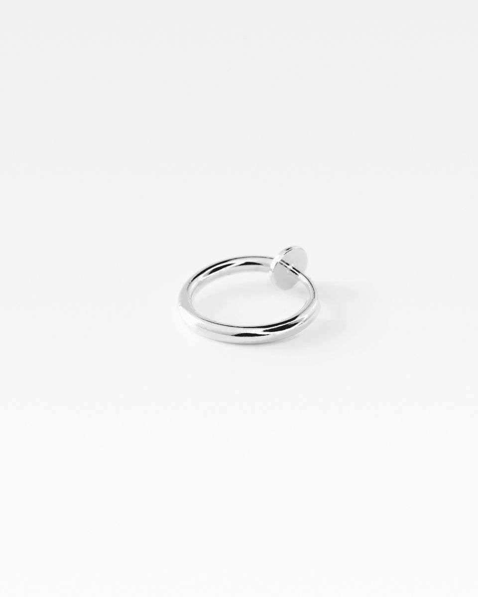 Fake ring som kan bruges mange steder i stedet for piercing